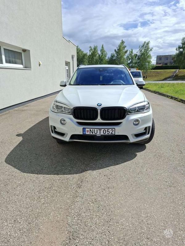 Balts BMW X5 2014 Jonava, ar dzinēja tilpumu 2.00 L un nobraukumu 305 tūkst. km par 15700 €, foto 5 vietnē AUTOMOTO.COM.LV