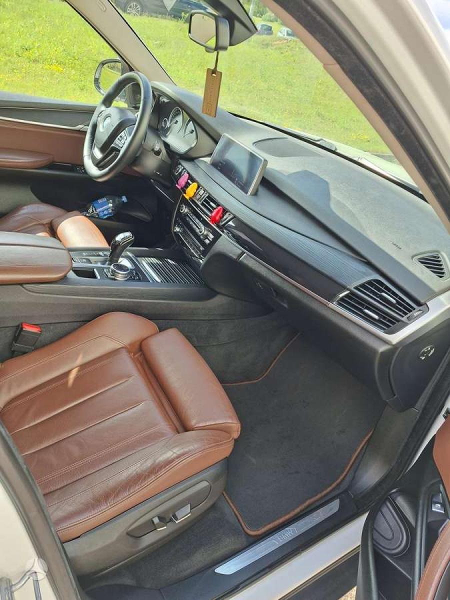 Balts BMW X5 2014 Jonava, ar dzinēja tilpumu 2.00 L un nobraukumu 305 tūkst. km par 15700 €, foto 16 vietnē AUTOMOTO.COM.LV