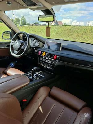 Balts BMW X5 2014 Jonava, ar dzinēja tilpumu 2.00 L un nobraukumu 305 tūkst. km par 15700 €, foto 17 vietnē AUTOMOTO.COM.LV