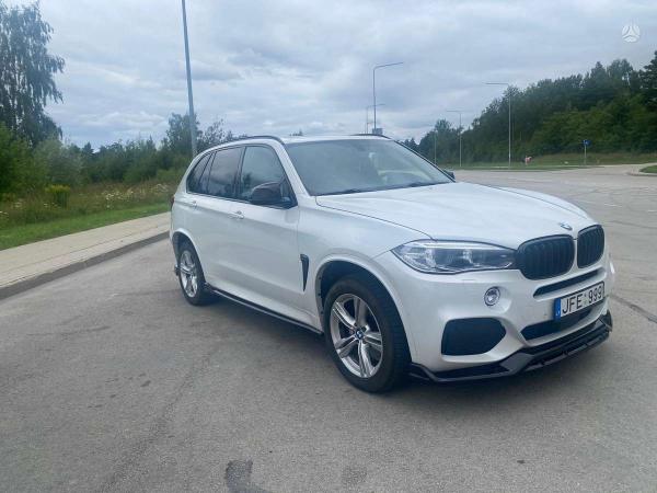 White BMW X5 2014 in Siauliai, with an engine capacity of 2.98 L and mileage of 183 thousand km for 19500 €, photo 1 on AUTOMOTO.COM.LV