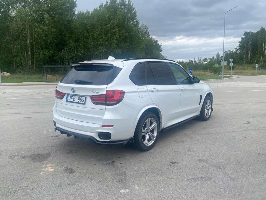 Balts BMW X5 2014 Šauļi, ar dzinēja tilpumu 2.98 L un nobraukumu 183 tūkst. km par 19500 €, foto 3 vietnē AUTOMOTO.COM.LV