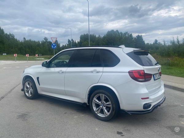 White BMW X5 2014 in Siauliai, with an engine capacity of 2.98 L and mileage of 183 thousand km for 19500 €, photo 3 on AUTOMOTO.COM.LV