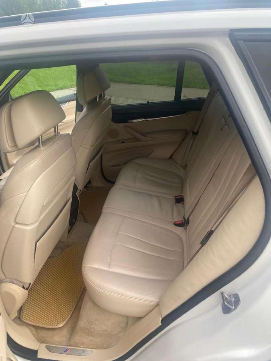 Balts BMW X5 2014 Šauļi, ar dzinēja tilpumu 2.98 L un nobraukumu 183 tūkst. km par 19500 €, foto 6 vietnē AUTOMOTO.COM.LV