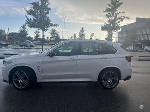 White BMW X5 2014 in Klaipeda, with an engine capacity of 2.99 L and mileage of 348 thousand km for 16000 €, photo 6 on AUTOMOTO.COM.LV