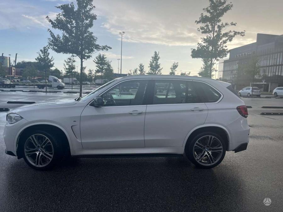 White BMW X5 2014 in Klaipeda, with an engine capacity of 2.99 L and mileage of 348 thousand km for 16000 €, photo 6 on AUTOMOTO.COM.LV