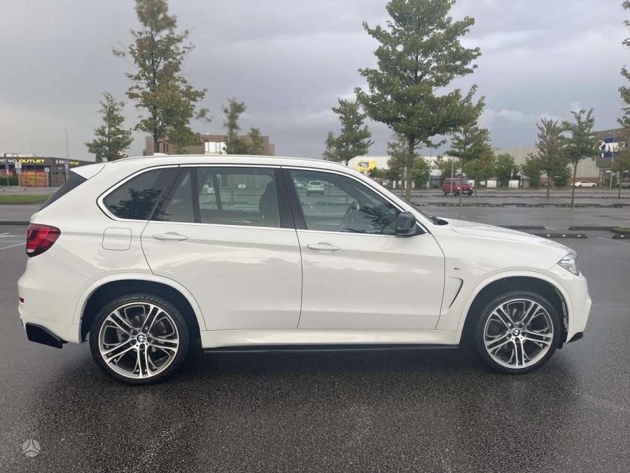 White BMW X5 2014 in Klaipeda, with an engine capacity of 2.99 L and mileage of 348 thousand km for 16000 €, photo 9 on AUTOMOTO.COM.LV