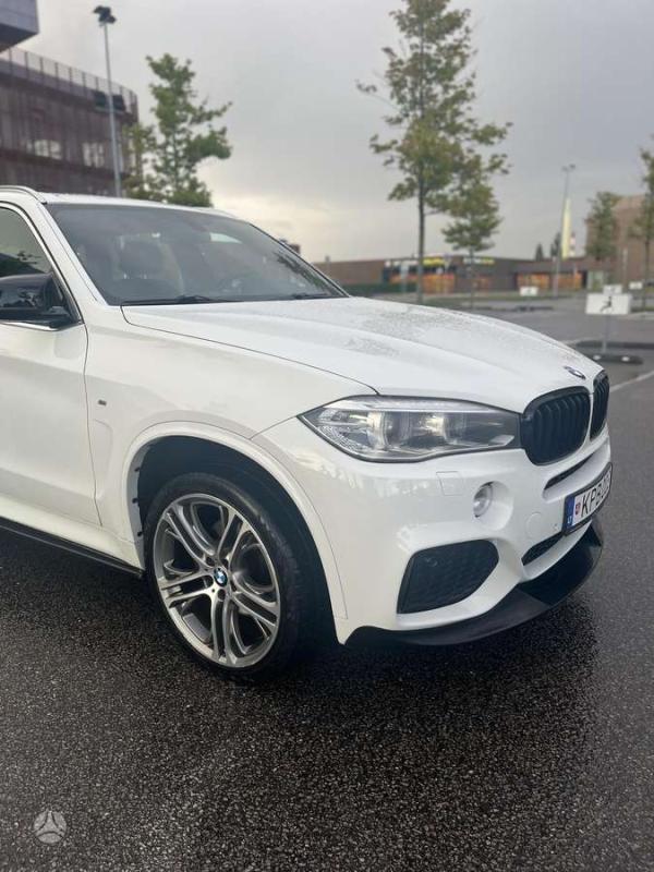 White BMW X5 2014 in Klaipeda, with an engine capacity of 2.99 L and mileage of 348 thousand km for 16000 €, photo 9 on AUTOMOTO.COM.LV