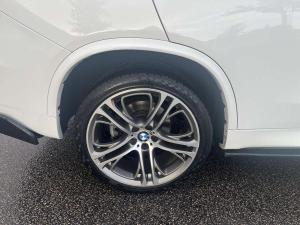 White BMW X5 2014 in Klaipeda, with an engine capacity of 2.99 L and mileage of 348 thousand km for 16000 €, photo 12 on AUTOMOTO.COM.LV