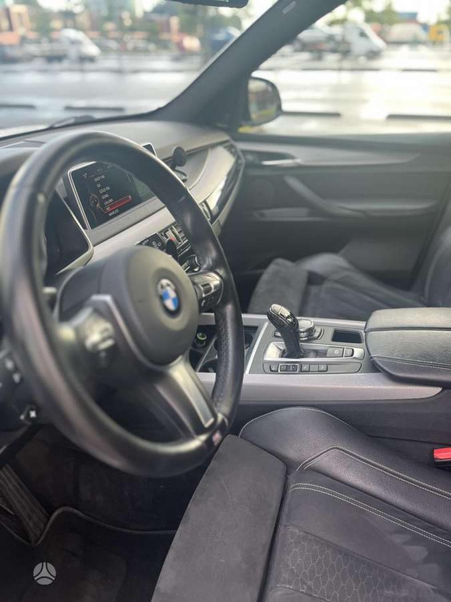 White BMW X5 2014 in Klaipeda, with an engine capacity of 2.99 L and mileage of 348 thousand km for 16000 €, photo 13 on AUTOMOTO.COM.LV