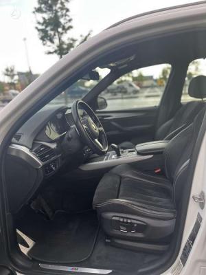 White BMW X5 2014 in Klaipeda, with an engine capacity of 2.99 L and mileage of 348 thousand km for 16000 €, photo 14 on AUTOMOTO.COM.LV