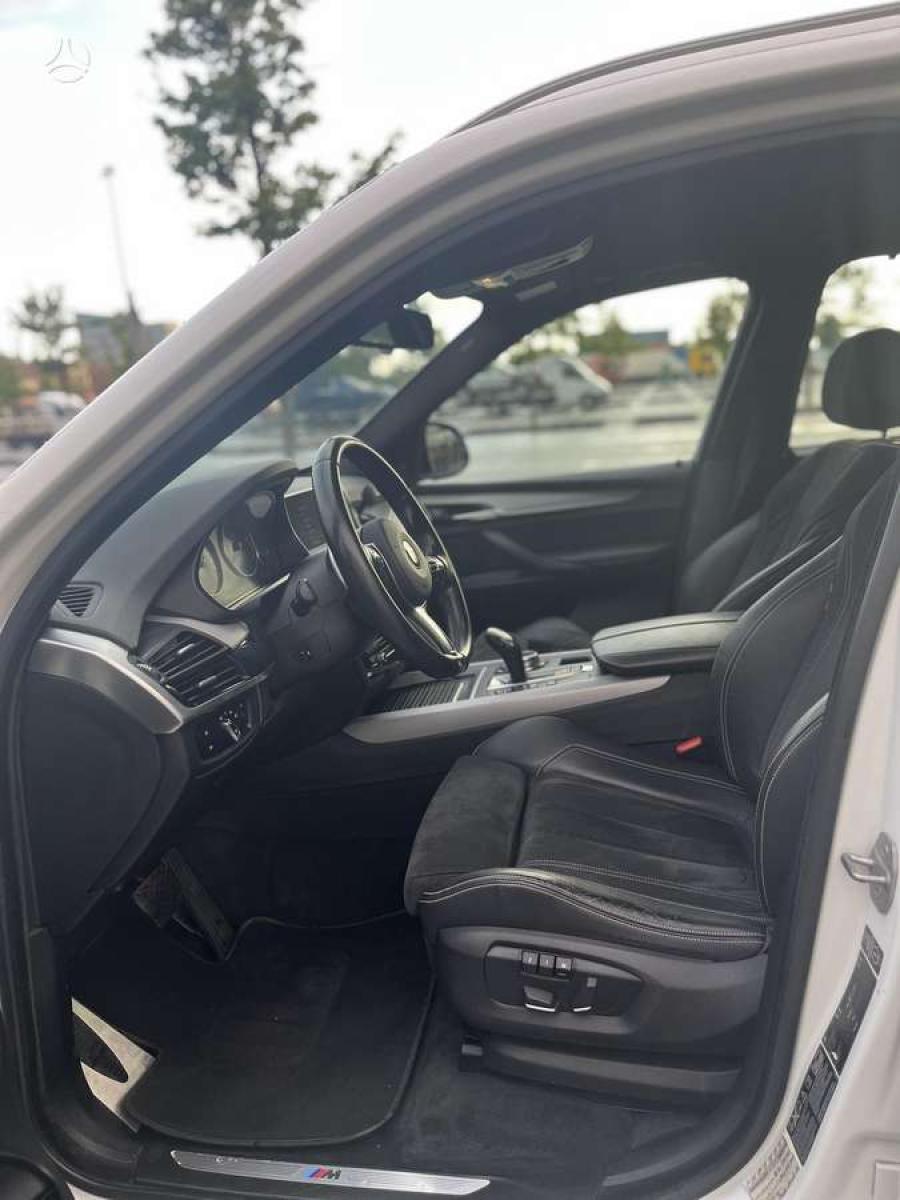White BMW X5 2014 in Klaipeda, with an engine capacity of 2.99 L and mileage of 348 thousand km for 16000 €, photo 14 on AUTOMOTO.COM.LV