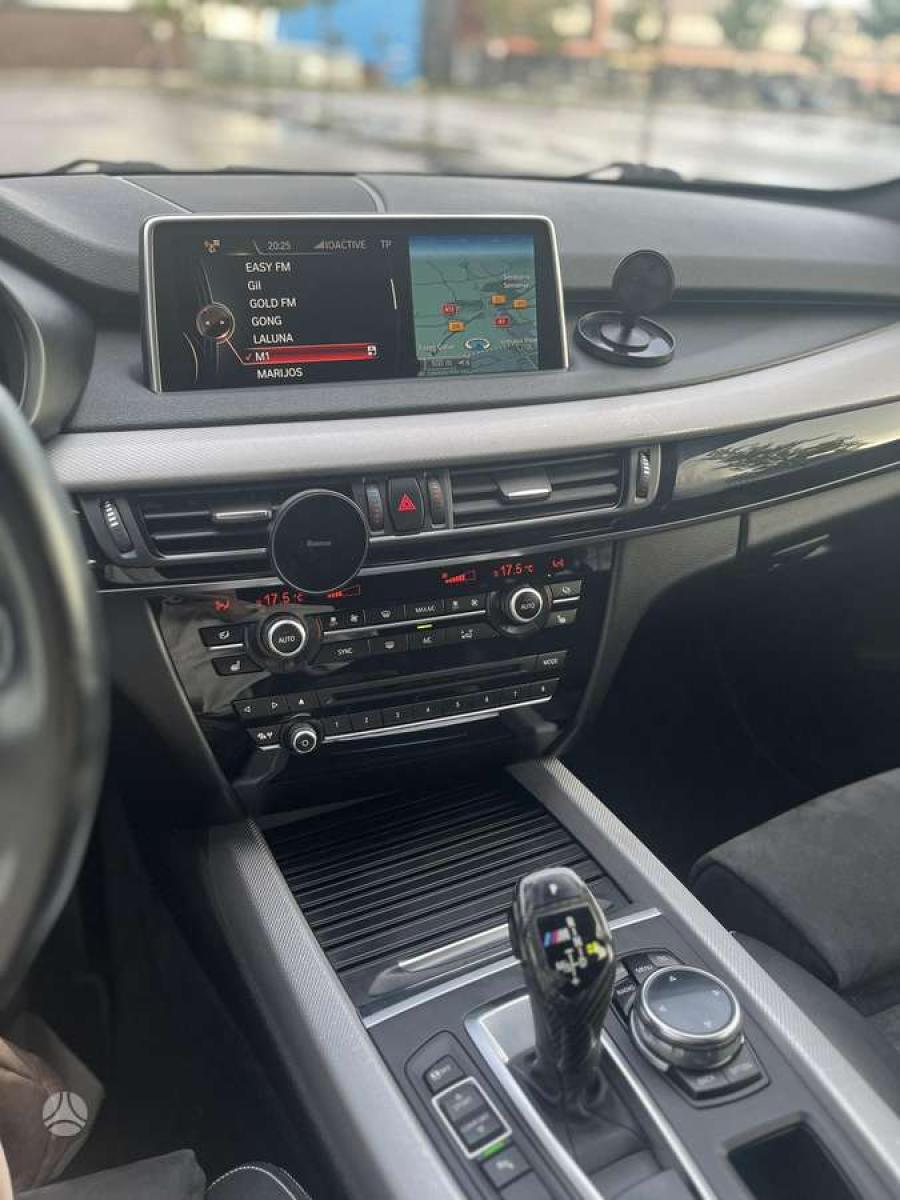 White BMW X5 2014 in Klaipeda, with an engine capacity of 2.99 L and mileage of 348 thousand km for 16000 €, photo 23 on AUTOMOTO.COM.LV