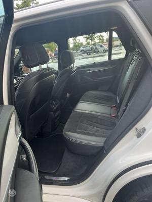 White BMW X5 2014 in Klaipeda, with an engine capacity of 2.99 L and mileage of 348 thousand km for 16000 €, photo 26 on AUTOMOTO.COM.LV