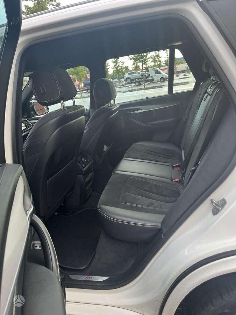 White BMW X5 2014 in Klaipeda, with an engine capacity of 2.99 L and mileage of 348 thousand km for 16000 €, photo 26 on AUTOMOTO.COM.LV