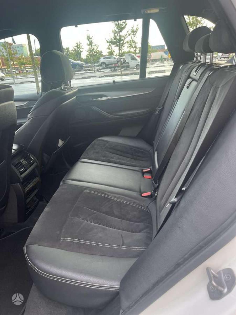 White BMW X5 2014 in Klaipeda, with an engine capacity of 2.99 L and mileage of 348 thousand km for 16000 €, photo 28 on AUTOMOTO.COM.LV