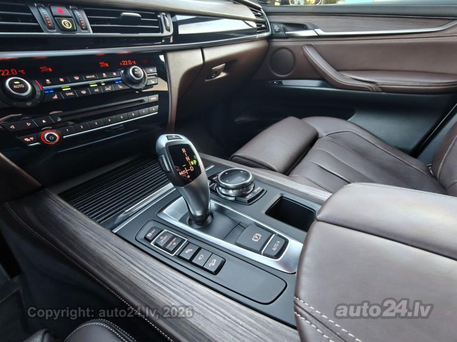 Balts BMW X5 2014 Tartu, ar dzinēja tilpumu 3.00 L un nobraukumu 178 tūkst. km par 20990 €, foto 13 vietnē AUTOMOTO.COM.LV