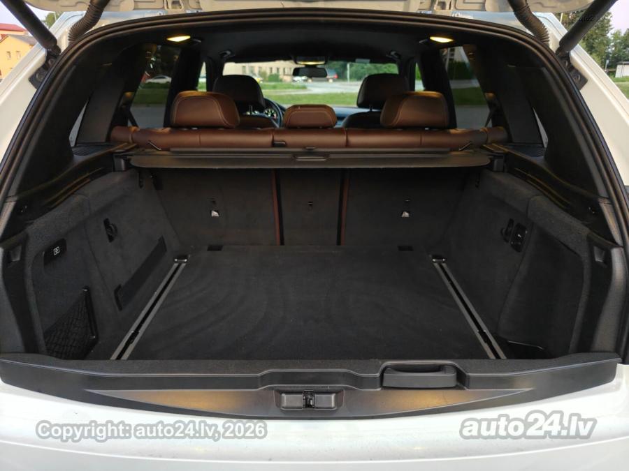 Balts BMW X5 2014 Tartu, ar dzinēja tilpumu 3.00 L un nobraukumu 178 tūkst. km par 20990 €, foto 23 vietnē AUTOMOTO.COM.LV