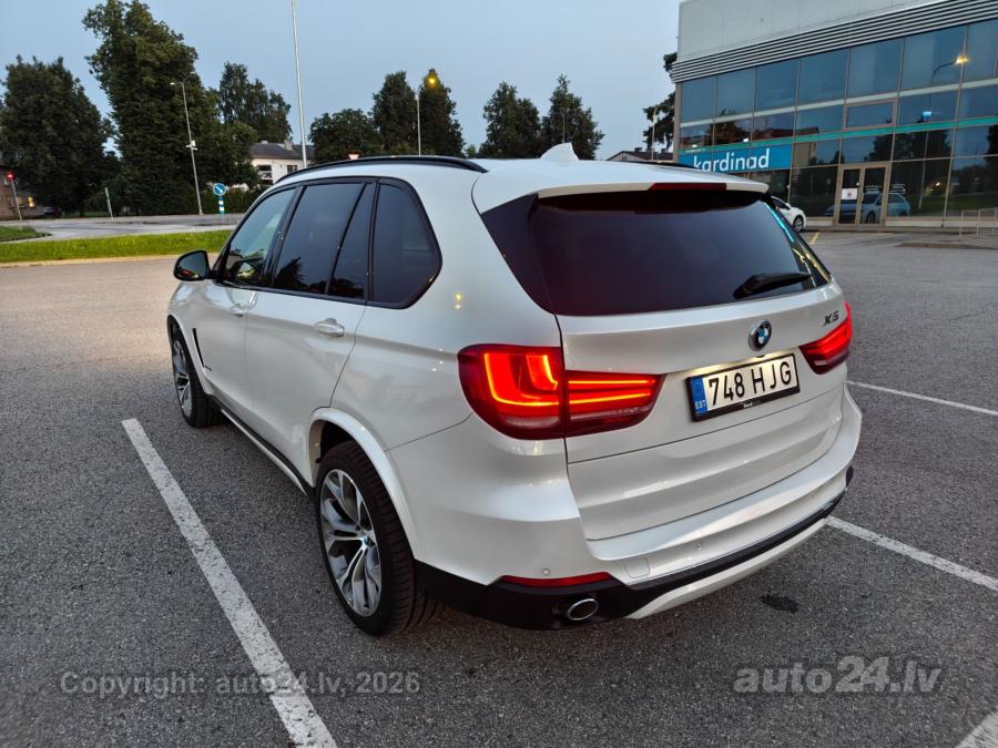 Balts BMW X5 2014 Tartu, ar dzinēja tilpumu 3.00 L un nobraukumu 178 tūkst. km par 20990 €, foto 27 vietnē AUTOMOTO.COM.LV