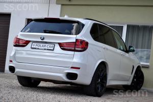 White BMW X5 2014 in Tukums, with an engine capacity of 3.00 L and mileage of 276 thousand km for 20990 €, photo 4 on AUTOMOTO.COM.LV