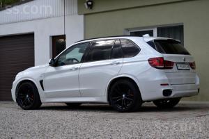 White BMW X5 2014 in Tukums, with an engine capacity of 3.00 L and mileage of 276 thousand km for 20990 €, photo 10 on AUTOMOTO.COM.LV