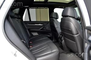 White BMW X5 2014 in Tukums, with an engine capacity of 3.00 L and mileage of 276 thousand km for 20990 €, photo 31 on AUTOMOTO.COM.LV