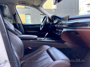 Balts BMW X5 2014 Tartu, ar dzinēja tilpumu 3.00 L un nobraukumu 299 tūkst. km par 17499 €, foto 11 vietnē AUTOMOTO.COM.LV