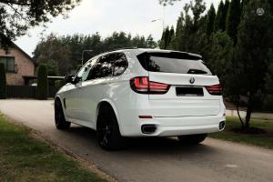 White BMW X5 2014 in Vilnius, with an engine capacity of 2.99 L and mileage of 244 thousand km for 18490 €, photo 6 on AUTOMOTO.COM.LV