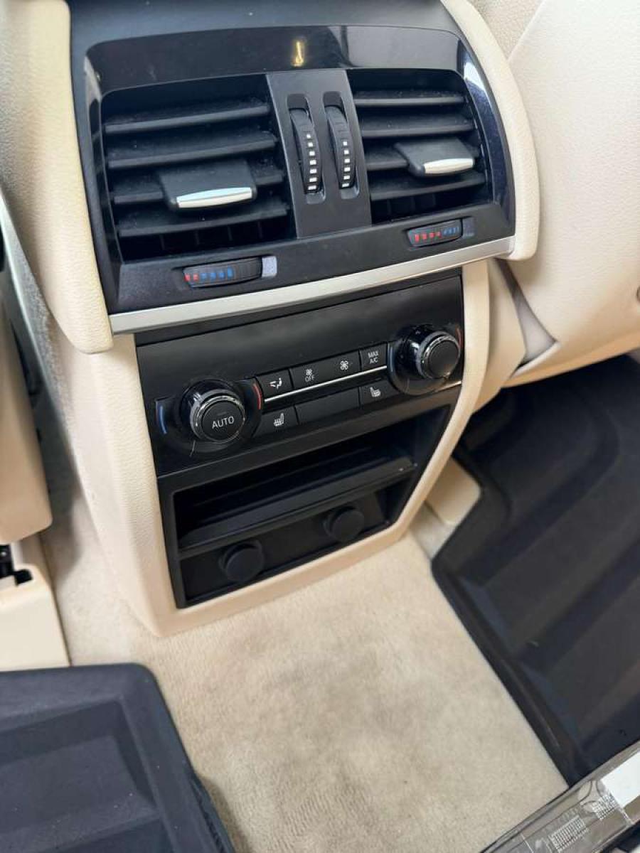 Balts BMW X5 2014 Kauņa, ar dzinēja tilpumu 4.40 L un nobraukumu 84 tūkst. km par 19500 €, foto 20 vietnē AUTOMOTO.COM.LV