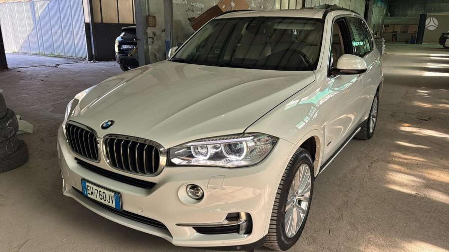 Balts BMW X5 2014 Šauļi, ar dzinēja tilpumu 2.99 L un nobraukumu 220 tūkst. km par 14300 €, foto 1 vietnē AUTOMOTO.COM.LV