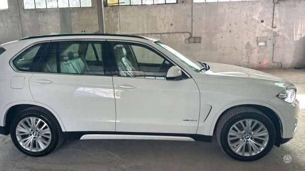 Balts BMW X5 2014 Šauļi, ar dzinēja tilpumu 2.99 L un nobraukumu 220 tūkst. km par 14300 €, foto 4 vietnē AUTOMOTO.COM.LV