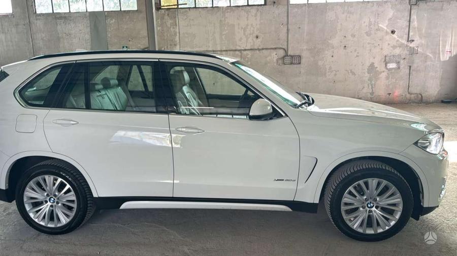 Balts BMW X5 2014 Šauļi, ar dzinēja tilpumu 2.99 L un nobraukumu 220 tūkst. km par 14300 €, foto 5 vietnē AUTOMOTO.COM.LV