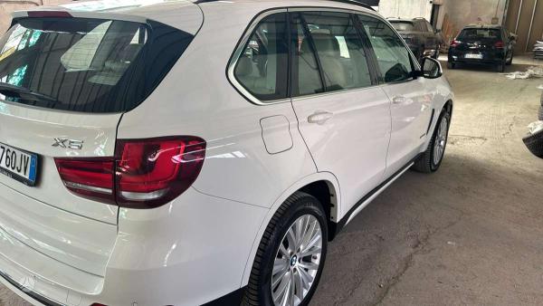 Balts BMW X5 2014 Šauļi, ar dzinēja tilpumu 2.99 L un nobraukumu 220 tūkst. km par 14300 €, foto 6 vietnē AUTOMOTO.COM.LV