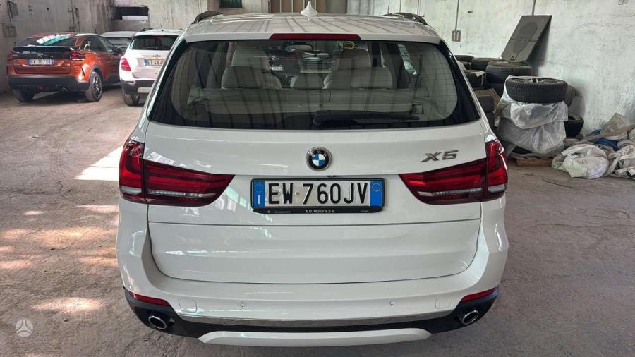 Balts BMW X5 2014 Šauļi, ar dzinēja tilpumu 2.99 L un nobraukumu 220 tūkst. km par 14300 €, foto 8 vietnē AUTOMOTO.COM.LV