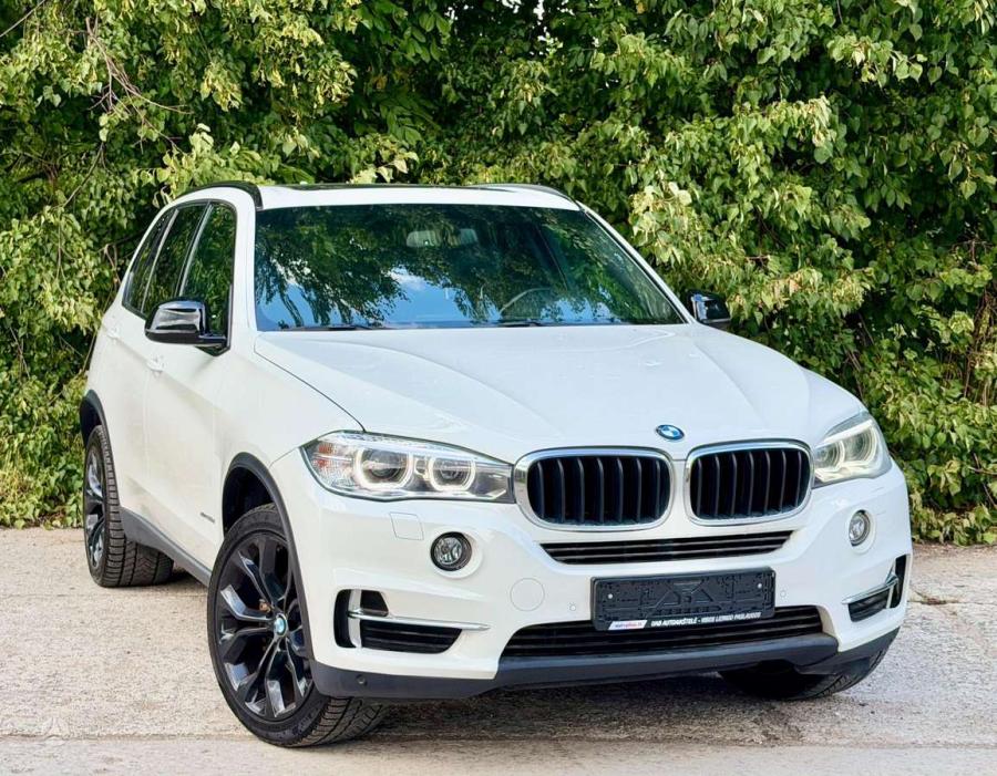 Balts BMW X5 2014 Šauļi, ar dzinēja tilpumu 2.99 L un nobraukumu 268 tūkst. km par 14650 €, foto 1 vietnē AUTOMOTO.COM.LV