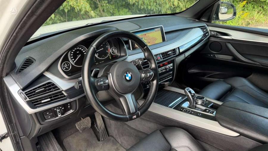 Balts BMW X5 2014 Šauļi, ar dzinēja tilpumu 2.99 L un nobraukumu 268 tūkst. km par 14650 €, foto 21 vietnē AUTOMOTO.COM.LV