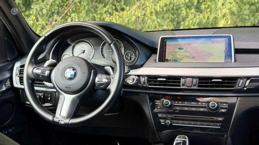 Balts BMW X5 2014 Šauļi, ar dzinēja tilpumu 2.99 L un nobraukumu 268 tūkst. km par 14650 €, foto 24 vietnē AUTOMOTO.COM.LV