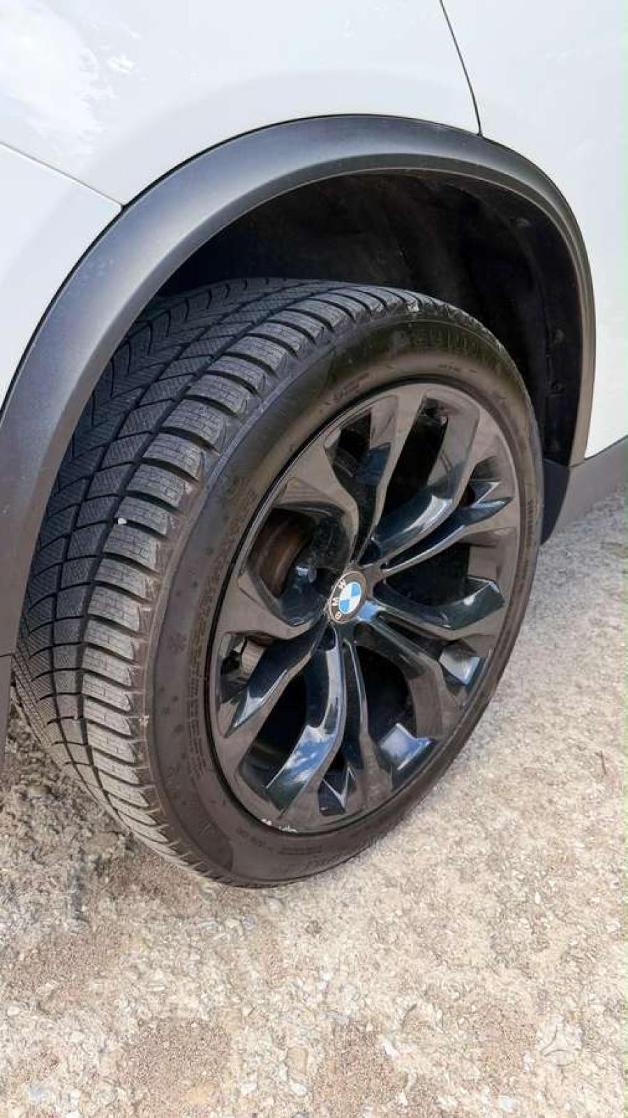 Balts BMW X5 2014 Šauļi, ar dzinēja tilpumu 2.99 L un nobraukumu 268 tūkst. km par 14650 €, foto 29 vietnē AUTOMOTO.COM.LV