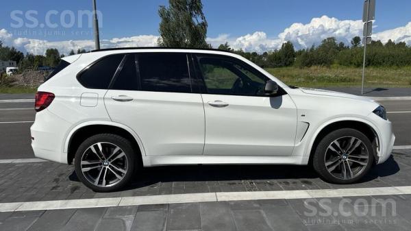 Balts BMW X5 2014 Rīga, ar dzinēja tilpumu 3.00 L un nobraukumu 202 tūkst. km par 22500 €, foto 8 vietnē AUTOMOTO.COM.LV