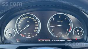 Balts BMW X5 2014 Rīga, ar dzinēja tilpumu 3.00 L un nobraukumu 202 tūkst. km par 22500 €, foto 24 vietnē AUTOMOTO.COM.LV