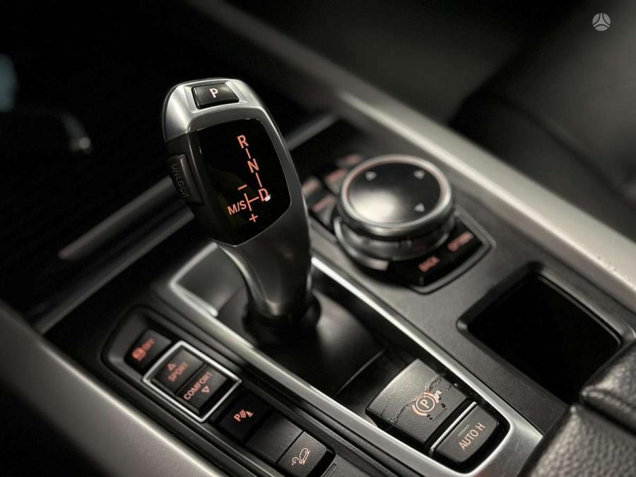 Balts BMW X5 2014 Klaipėda, ar dzinēja tilpumu 2.00 L un nobraukumu 159 tūkst. km par 17750 €, foto 22 vietnē AUTOMOTO.COM.LV