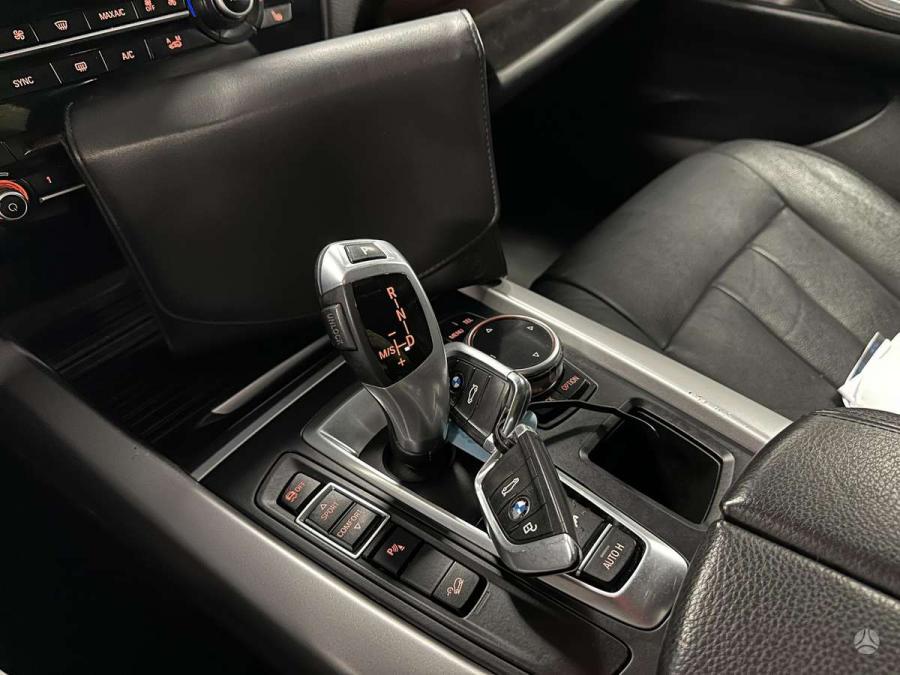 Balts BMW X5 2014 Klaipėda, ar dzinēja tilpumu 2.00 L un nobraukumu 159 tūkst. km par 17750 €, foto 29 vietnē AUTOMOTO.COM.LV