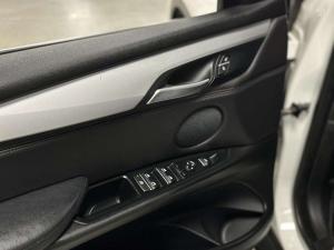 Balts BMW X5 2014 Klaipėda, ar dzinēja tilpumu 2.00 L un nobraukumu 159 tūkst. km par 17750 €, foto 31 vietnē AUTOMOTO.COM.LV