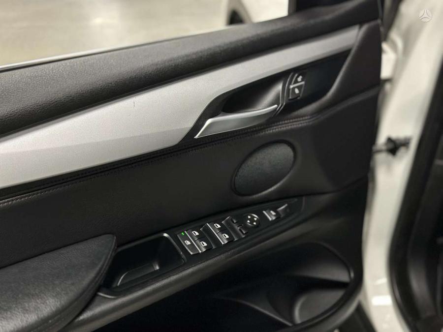 Balts BMW X5 2014 Klaipėda, ar dzinēja tilpumu 2.00 L un nobraukumu 159 tūkst. km par 17750 €, foto 31 vietnē AUTOMOTO.COM.LV