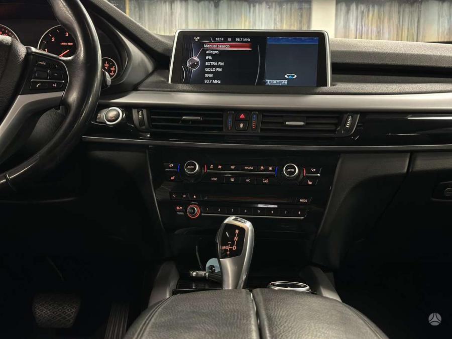 Balts BMW X5 2014 Klaipėda, ar dzinēja tilpumu 2.00 L un nobraukumu 159 tūkst. km par 17750 €, foto 39 vietnē AUTOMOTO.COM.LV
