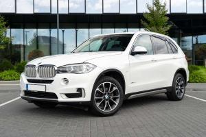 Balts BMW X5 2014 Viļņa, ar dzinēja tilpumu 2.00 L un nobraukumu 270 tūkst. km par 15900 €, foto  vietnē AUTOMOTO.COM.LV