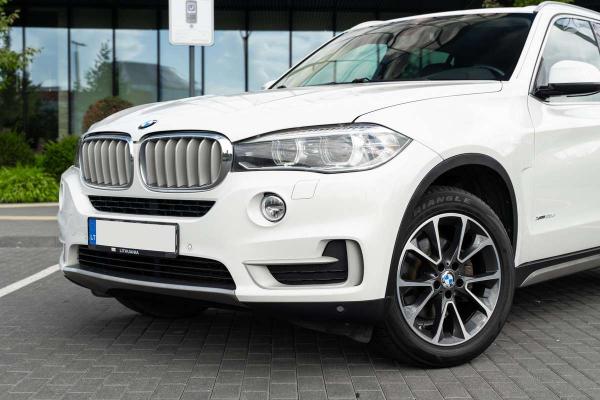 Balts BMW X5 2014 Viļņa, ar dzinēja tilpumu 2.00 L un nobraukumu 270 tūkst. km par 15900 €, foto 3 vietnē AUTOMOTO.COM.LV