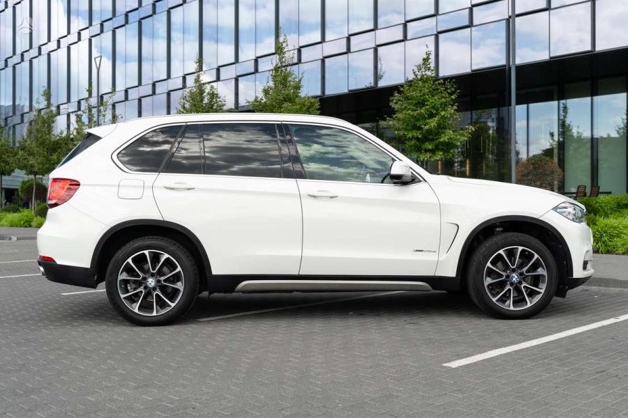 Balts BMW X5 2014 Viļņa, ar dzinēja tilpumu 2.00 L un nobraukumu 270 tūkst. km par 15900 €, foto 7 vietnē AUTOMOTO.COM.LV