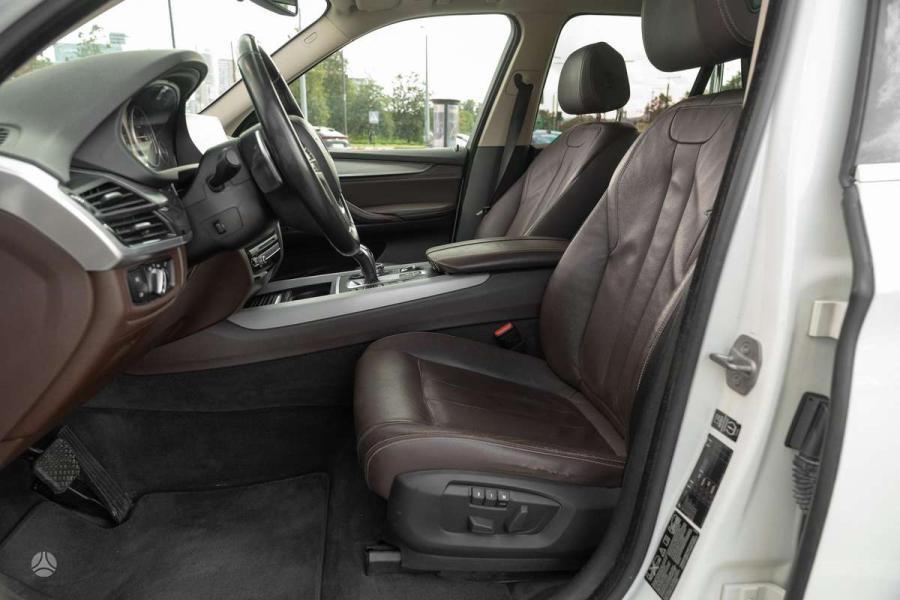 Balts BMW X5 2014 Viļņa, ar dzinēja tilpumu 2.00 L un nobraukumu 270 tūkst. km par 15900 €, foto 12 vietnē AUTOMOTO.COM.LV