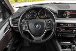 Balts BMW X5 2014 Viļņa, ar dzinēja tilpumu 2.00 L un nobraukumu 270 tūkst. km par 15900 €, foto 13 vietnē AUTOMOTO.COM.LV