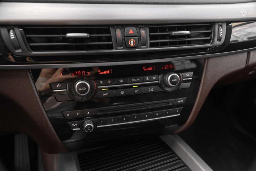 Balts BMW X5 2014 Viļņa, ar dzinēja tilpumu 2.00 L un nobraukumu 270 tūkst. km par 15900 €, foto 14 vietnē AUTOMOTO.COM.LV